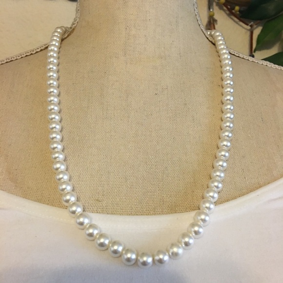 Vintage | Jewelry | Vintage High Shine White Plastic Pearl Necklace ...